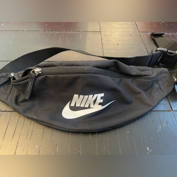 Nike | Bags | Large Black Nike Fanny Pack | Poshmark